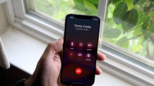 How to Make a 3-Way Call on Android and iPhone - Stay Connected